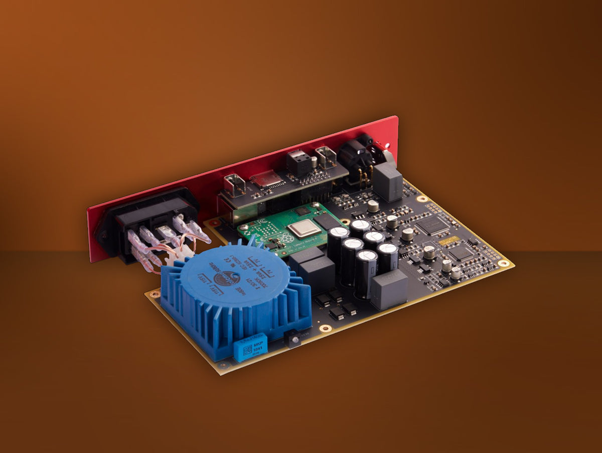 HoloAudio – Red – DDC & Network Streamer (US)